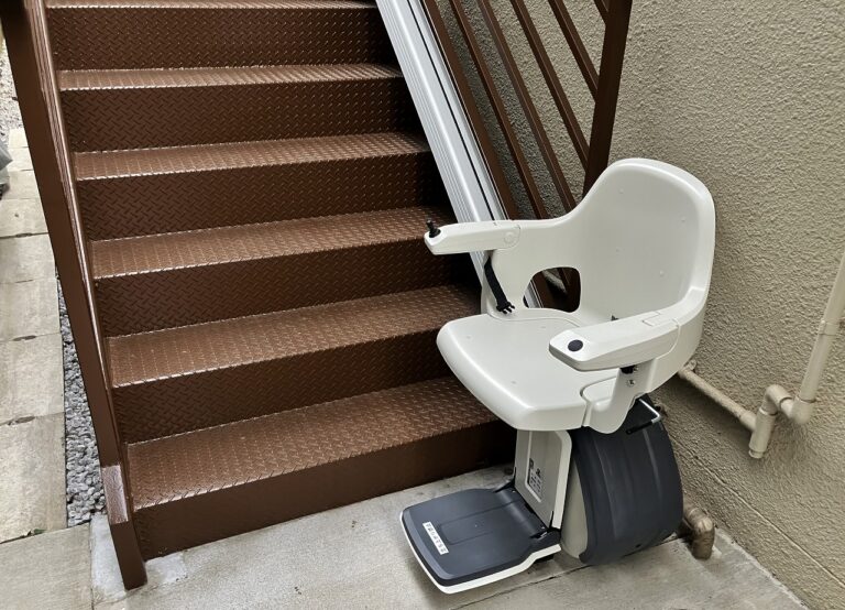 中途障害者のための地域活動センターに昇降機を！ | 階段昇降機のTKE